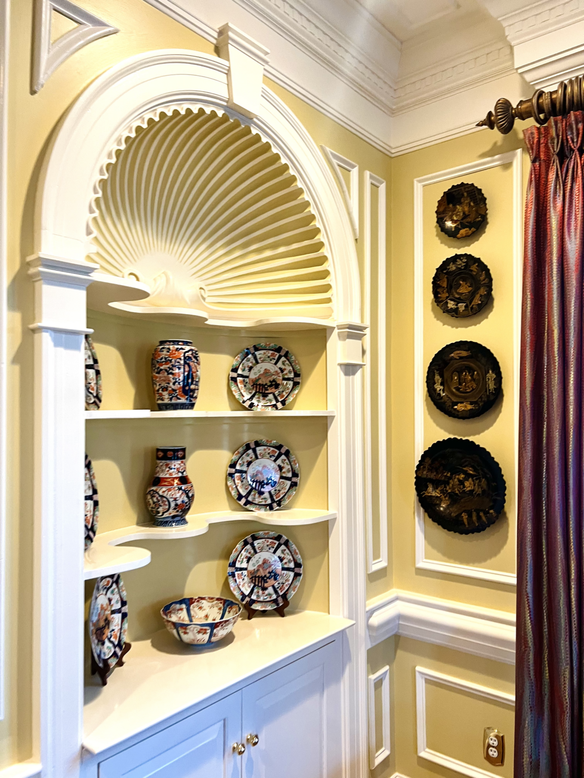 Chic Peek with Betsy Best – The Potted Boxwood