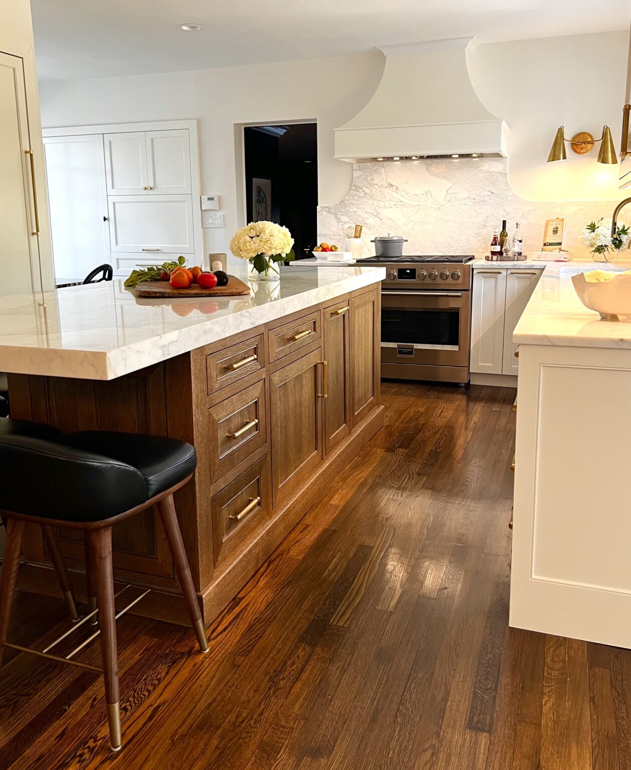 Beyond the Curb Home Tour with HFC Interiors – The Potted Boxwood