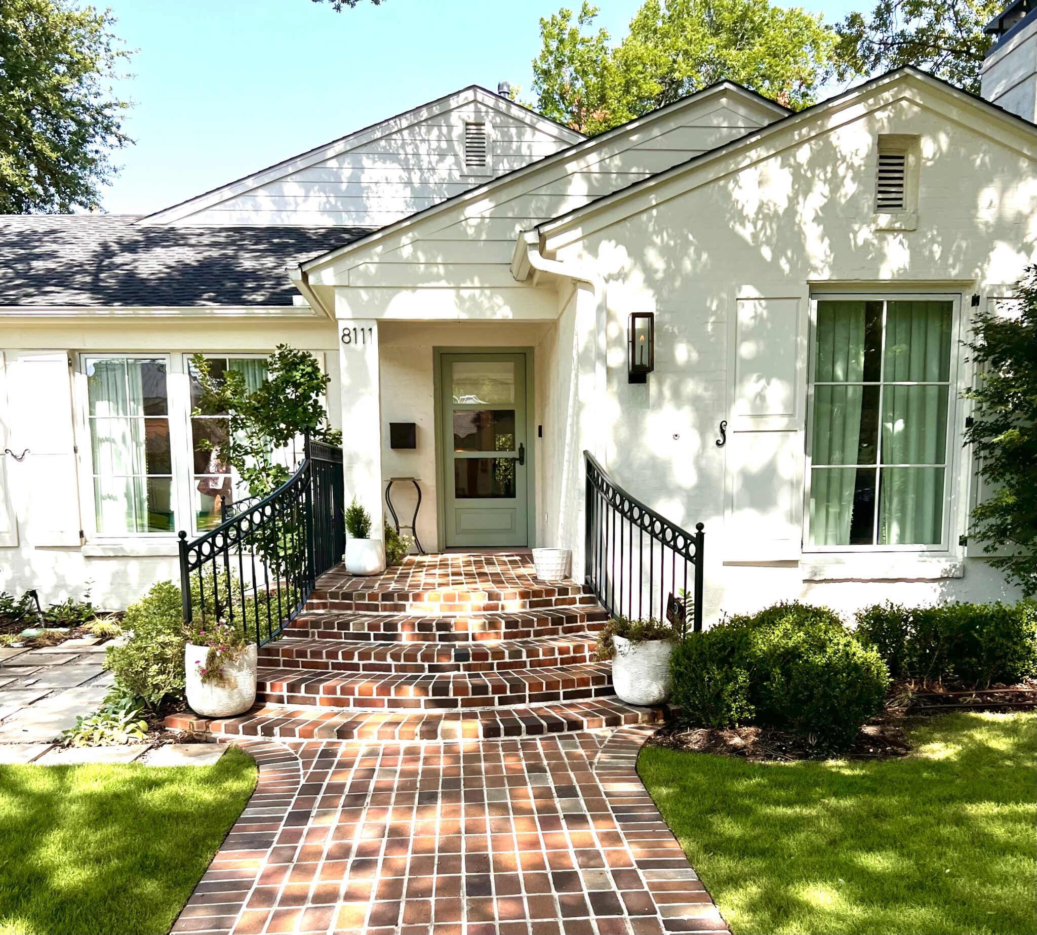 Beyond the Curb Home Tour with Canon and Dean Design – The Potted Boxwood