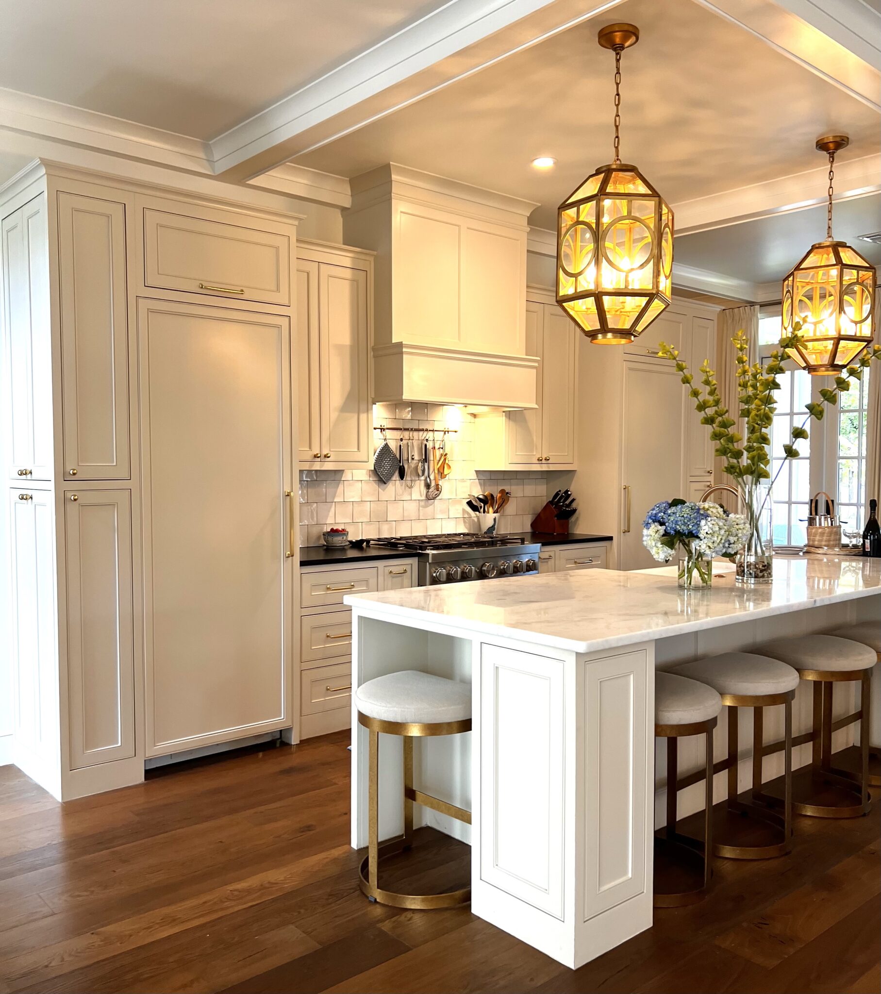 Beyond the Curb home tour with Crystal Conner – The Potted Boxwood