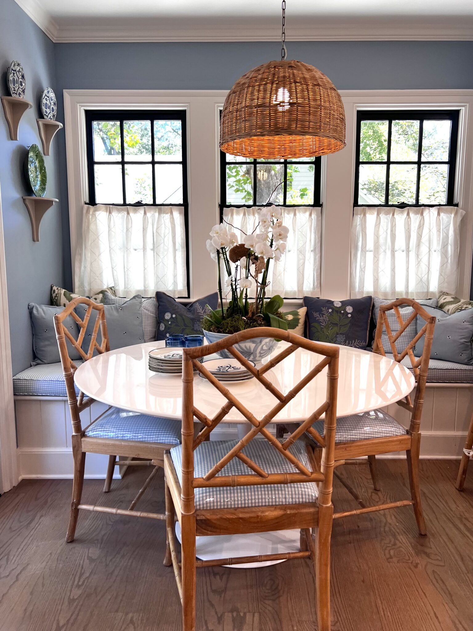 Beyond the Curb with Elizabeth Cook (Atlanta) – The Potted Boxwood